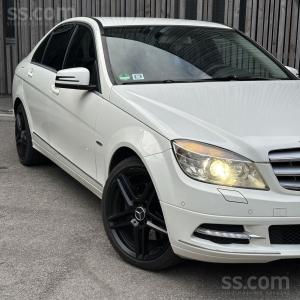 White Mercedes-Benz C 350 2010 in Riga, with an engine capacity of 3.00 L and mileage of 378 thousand km for 5600 €, photo 2 on AUTOMOTO.COM.LV