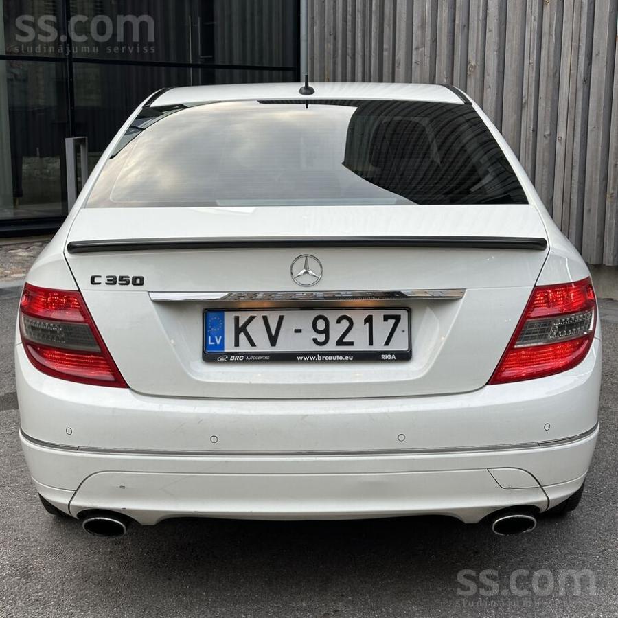 White Mercedes-Benz C 350 2010 in Riga, with an engine capacity of 3.00 L and mileage of 378 thousand km for 5600 €, photo 8 on AUTOMOTO.COM.LV