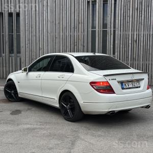 White Mercedes-Benz C 350 2010 in Riga, with an engine capacity of 3.00 L and mileage of 378 thousand km for 5600 €, photo 9 on AUTOMOTO.COM.LV