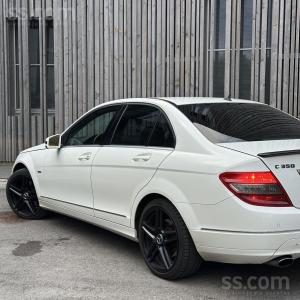 White Mercedes-Benz C 350 2010 in Riga, with an engine capacity of 3.00 L and mileage of 378 thousand km for 5600 €, photo 10 on AUTOMOTO.COM.LV