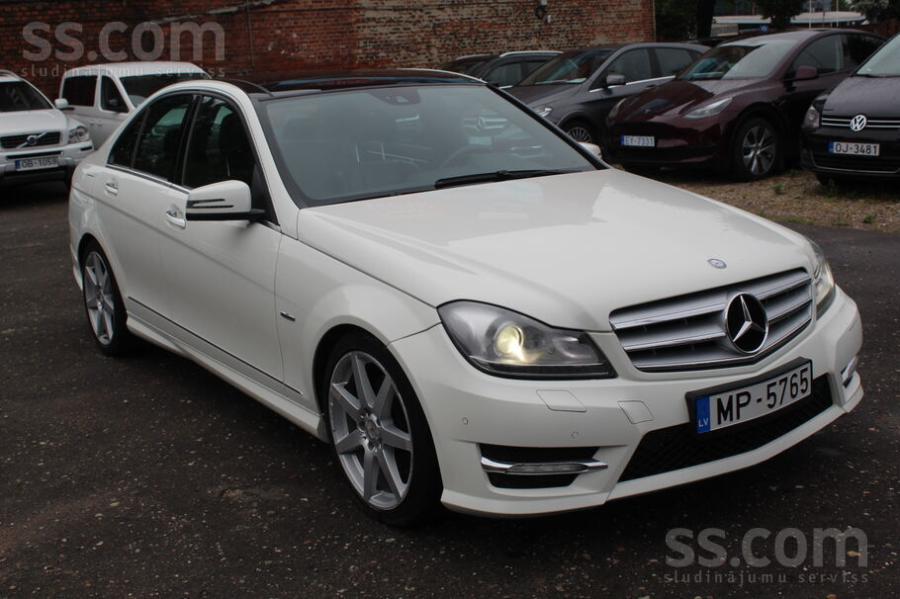 Белый Мерседес Ц 350 2012 в Лиепая, объемом двигателя 3.50 л и пробегом 128 тыс. км за 12700 €, фото 1 на AUTOMOTO.COM.LV