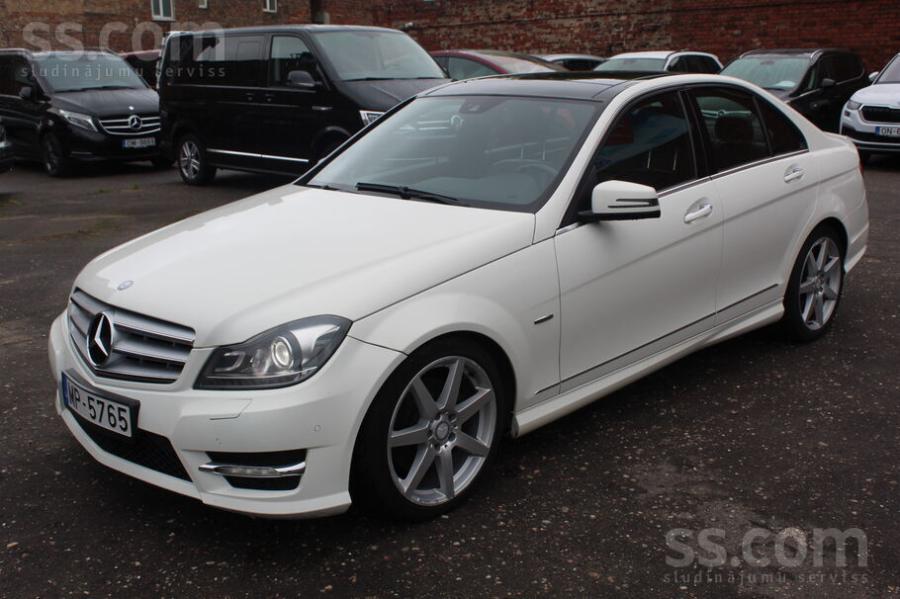 Белый Мерседес Ц 350 2012 в Лиепая, объемом двигателя 3.50 л и пробегом 128 тыс. км за 12700 €, фото 3 на AUTOMOTO.COM.LV