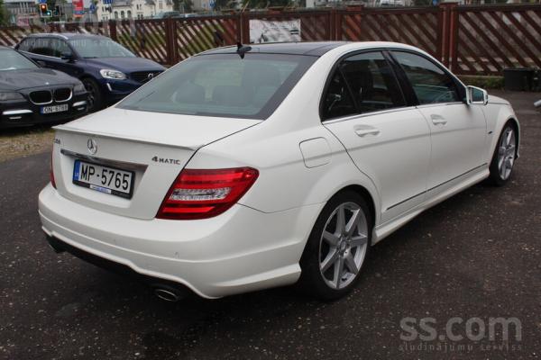 White Mercedes-Benz C 350 2012 in Liepaja, with an engine capacity of 3.50 L and mileage of 128 thousand km for 12700 €, photo 4 on AUTOMOTO.COM.LV