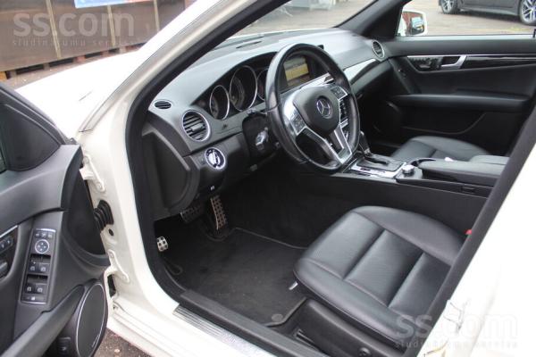 White Mercedes-Benz C 350 2012 in Liepaja, with an engine capacity of 3.50 L and mileage of 128 thousand km for 12700 €, photo 6 on AUTOMOTO.COM.LV