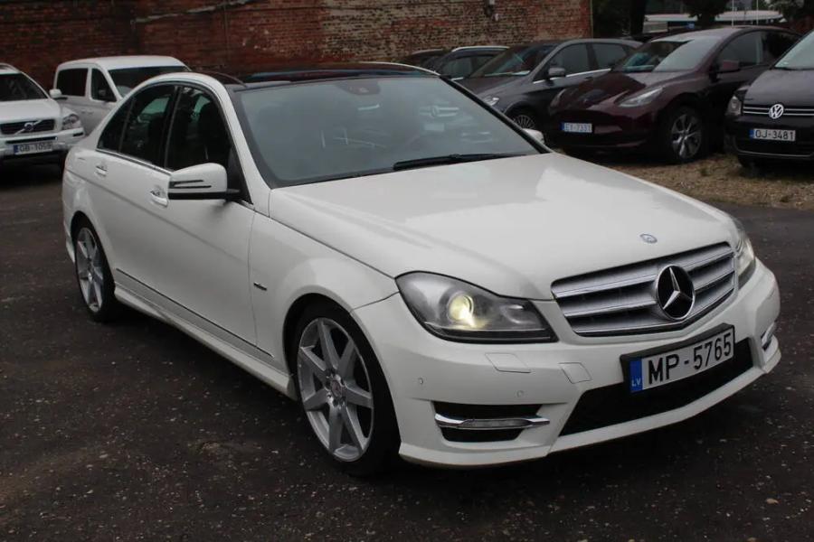 White Mercedes-Benz C 350 2012 in Liepaja, with an engine capacity of 3.50 L and mileage of 128 thousand km for 12700 €, photo 1 on AUTOMOTO.COM.LV