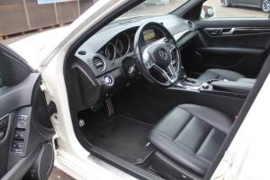 White Mercedes-Benz C 350 2012 in Liepaja, with an engine capacity of 3.50 L and mileage of 128 thousand km for 12700 €, photo 7 on AUTOMOTO.COM.LV