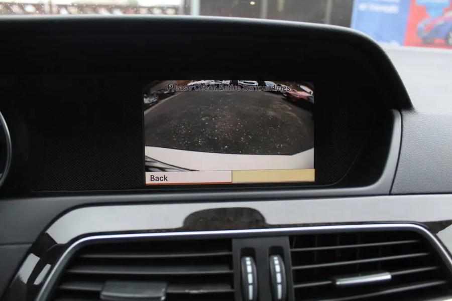 White Mercedes-Benz C 350 2012 in Liepaja, with an engine capacity of 3.50 L and mileage of 128 thousand km for 12700 €, photo 13 on AUTOMOTO.COM.LV