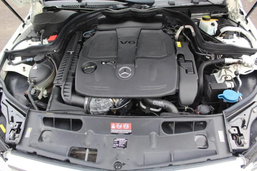 White Mercedes-Benz C 350 2012 in Liepaja, with an engine capacity of 3.50 L and mileage of 128 thousand km for 12700 €, photo 19 on AUTOMOTO.COM.LV