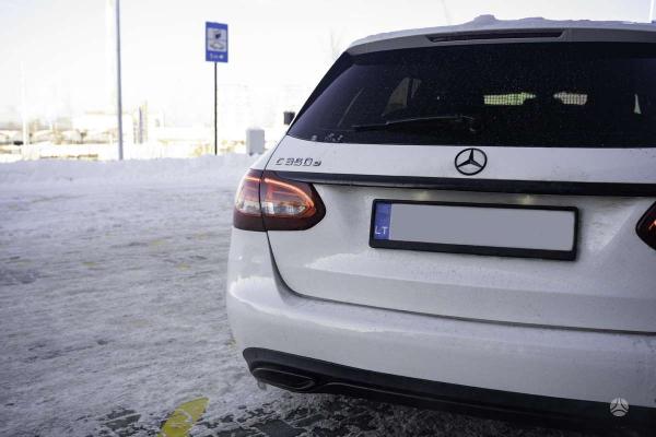 Balts Mercedes-Benz C 350 2015 Viļņa, ar dzinēja tilpumu 2.00 L un nobraukumu 233 tūkst. km par 12000 €, foto 11 vietnē AUTOMOTO.COM.LV