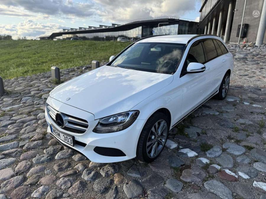Balts Mercedes-Benz C 350 2015 Kauņa, ar dzinēja tilpumu 2.20 L un nobraukumu 230 tūkst. km par 10990 €, foto 4 vietnē AUTOMOTO.COM.LV