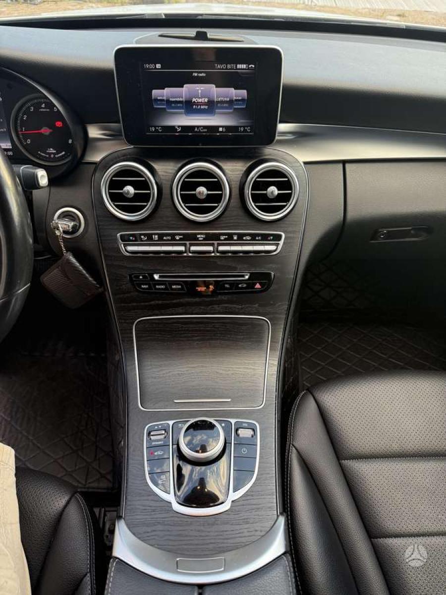 Balts Mercedes-Benz C 350 2015 Kauņa, ar dzinēja tilpumu 2.20 L un nobraukumu 230 tūkst. km par 10990 €, foto 28 vietnē AUTOMOTO.COM.LV