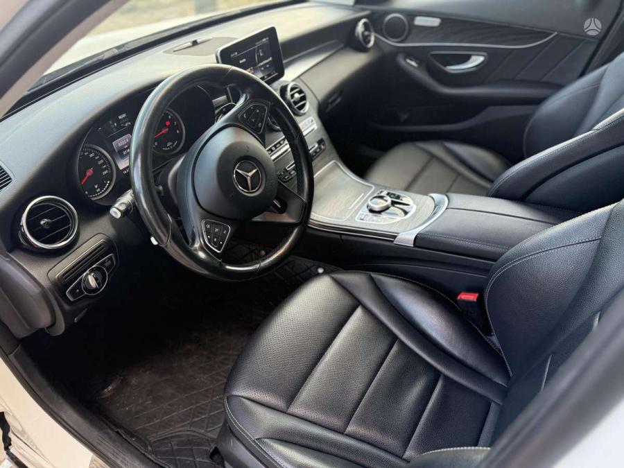 Balts Mercedes-Benz C 350 2015 Kauņa, ar dzinēja tilpumu 2.20 L un nobraukumu 230 tūkst. km par 10990 €, foto 33 vietnē AUTOMOTO.COM.LV