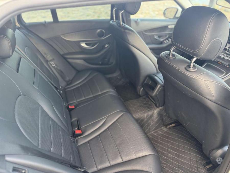 Balts Mercedes-Benz C 350 2015 Kauņa, ar dzinēja tilpumu 2.20 L un nobraukumu 230 tūkst. km par 10990 €, foto 35 vietnē AUTOMOTO.COM.LV