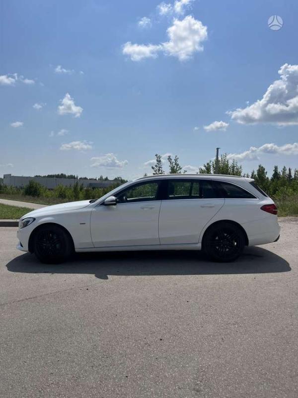 Balts Mercedes-Benz C 350 2016 Šauļi, ar dzinēja tilpumu 2.00 L un nobraukumu 307 tūkst. km par 10000 €, foto 5 vietnē AUTOMOTO.COM.LV