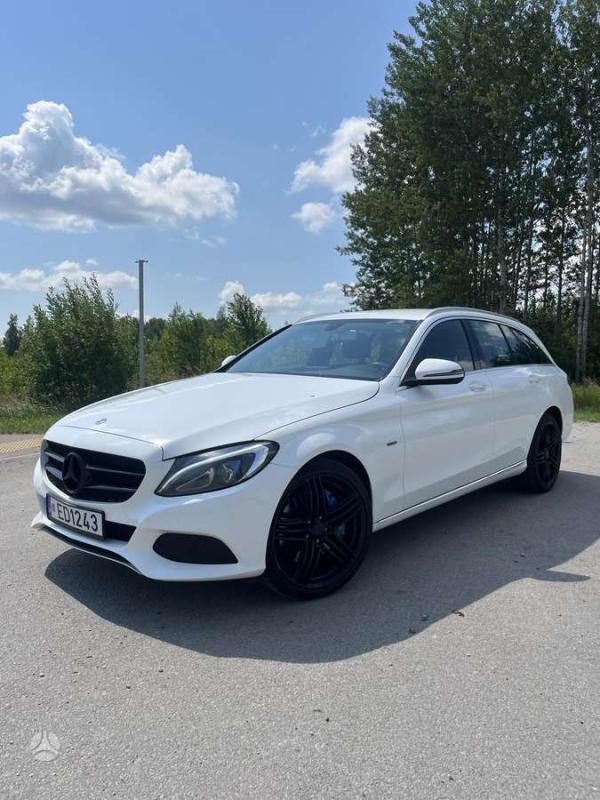 Balts Mercedes-Benz C 350 2016 Šauļi, ar dzinēja tilpumu 2.00 L un nobraukumu 307 tūkst. km par 10000 €, foto 1 vietnē AUTOMOTO.COM.LV