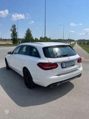 Белый Мерседес Ц 350 2016 в Шяуляй, объемом двигателя 2.00 л и пробегом 307 тыс. км за 10000 €, фото 7 на AUTOMOTO.COM.LV