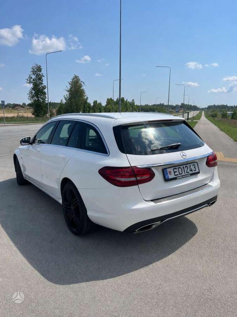Белый Мерседес Ц 350 2016 в Шяуляй, объемом двигателя 2.00 л и пробегом 307 тыс. км за 10000 €, фото 7 на AUTOMOTO.COM.LV