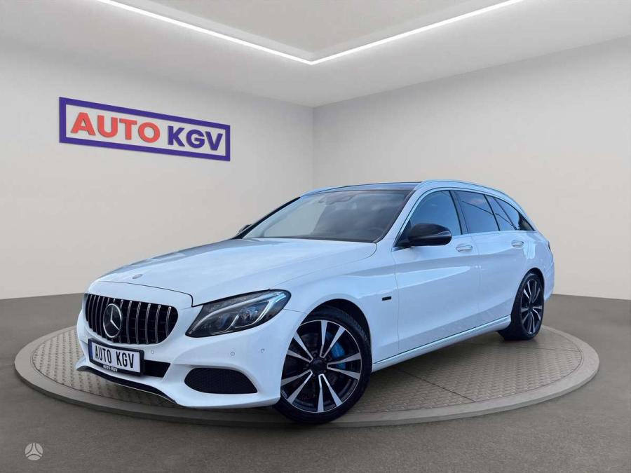 Balts Mercedes-Benz C 350 2016 Kauņa, ar dzinēja tilpumu 2.00 L un nobraukumu 211 tūkst. km par 13999 €, foto 1 vietnē AUTOMOTO.COM.LV