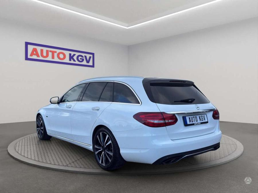 Balts Mercedes-Benz C 350 2016 Kauņa, ar dzinēja tilpumu 2.00 L un nobraukumu 211 tūkst. km par 13999 €, foto 4 vietnē AUTOMOTO.COM.LV