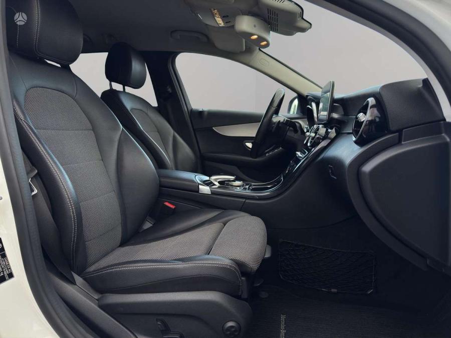 Balts Mercedes-Benz C 350 2016 Kauņa, ar dzinēja tilpumu 2.00 L un nobraukumu 211 tūkst. km par 13999 €, foto 9 vietnē AUTOMOTO.COM.LV