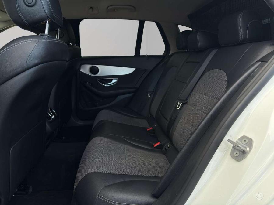 Balts Mercedes-Benz C 350 2016 Kauņa, ar dzinēja tilpumu 2.00 L un nobraukumu 211 tūkst. km par 13999 €, foto 12 vietnē AUTOMOTO.COM.LV