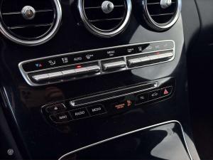 Balts Mercedes-Benz C 350 2016 Kauņa, ar dzinēja tilpumu 2.00 L un nobraukumu 211 tūkst. km par 13999 €, foto 17 vietnē AUTOMOTO.COM.LV