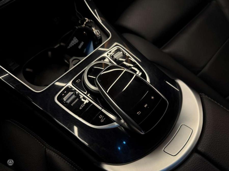 Balts Mercedes-Benz C 350 2017 Kauņa, ar dzinēja tilpumu 1.99 L un nobraukumu 194 tūkst. km par 15990 €, foto 22 vietnē AUTOMOTO.COM.LV
