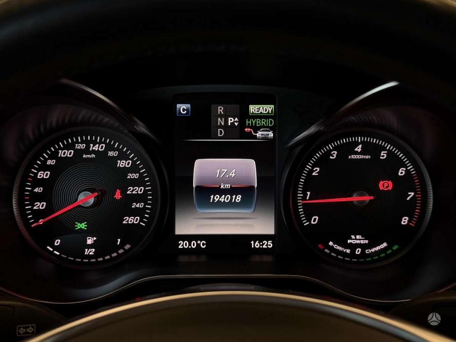 Balts Mercedes-Benz C 350 2017 Kauņa, ar dzinēja tilpumu 1.99 L un nobraukumu 194 tūkst. km par 15990 €, foto 32 vietnē AUTOMOTO.COM.LV