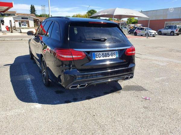 Black Mercedes-Benz c-400 2016 in Vilnius, with an engine capacity of 3.00 L and mileage of 450 thousand km for 11000 €, photo 2 on AUTOMOTO.COM.LV