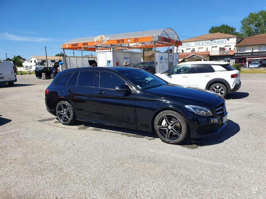 Black Mercedes-Benz c-400 2016 in Vilnius, with an engine capacity of 3.00 L and mileage of 450 thousand km for 11000 €, photo 4 on AUTOMOTO.COM.LV