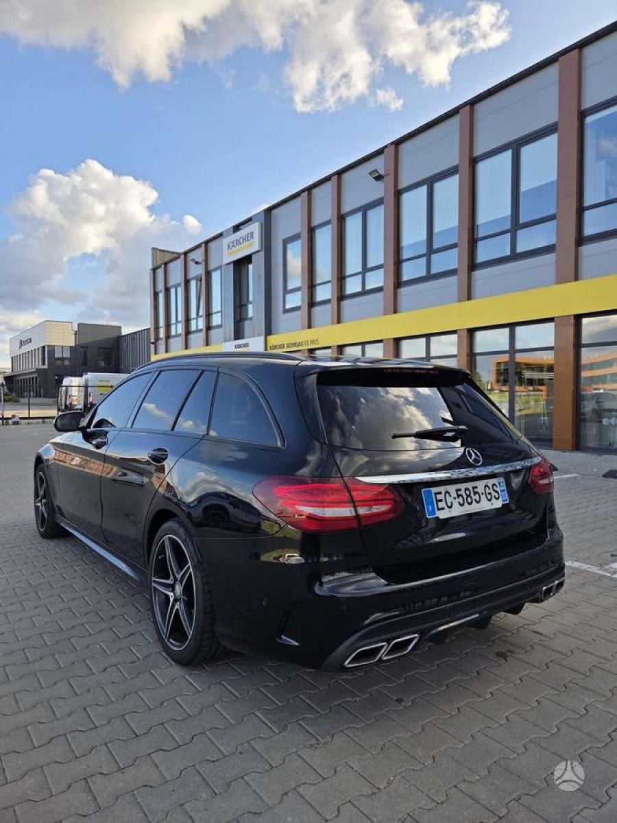 Черный Мерседес C 400 2016 в Вильнюс, объемом двигателя 3.00 л и пробегом 455 тыс. км за 13500 €, фото 3 на AUTOMOTO.COM.LV
