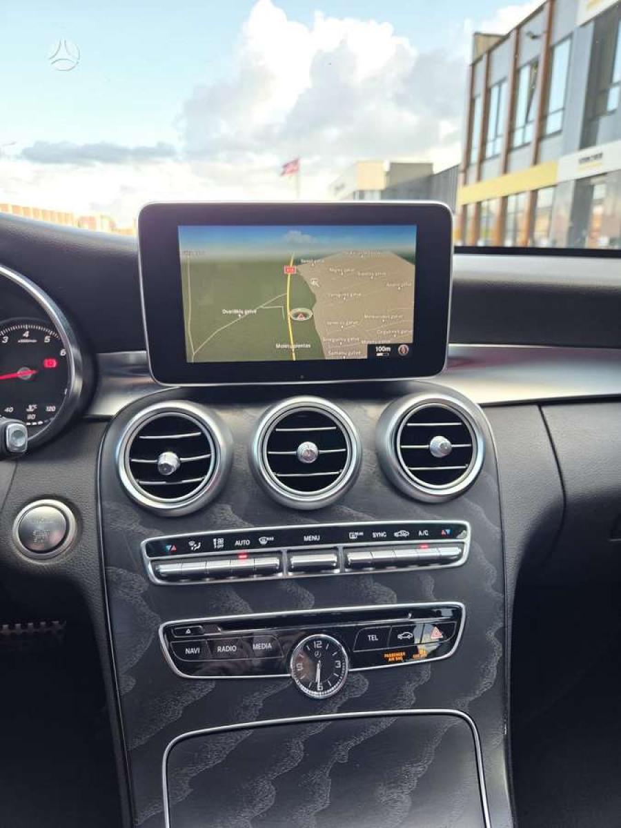 Черный Мерседес C 400 2016 в Вильнюс, объемом двигателя 3.00 л и пробегом 455 тыс. км за 13500 €, фото 17 на AUTOMOTO.COM.LV