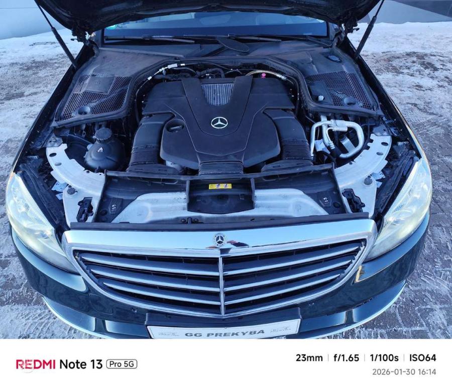 Green Mercedes-Benz c-400 2019 in Kaunas, with an engine capacity of 3.00 L and mileage of 105 thousand km for 25950 €, photo 22 on AUTOMOTO.COM.LV