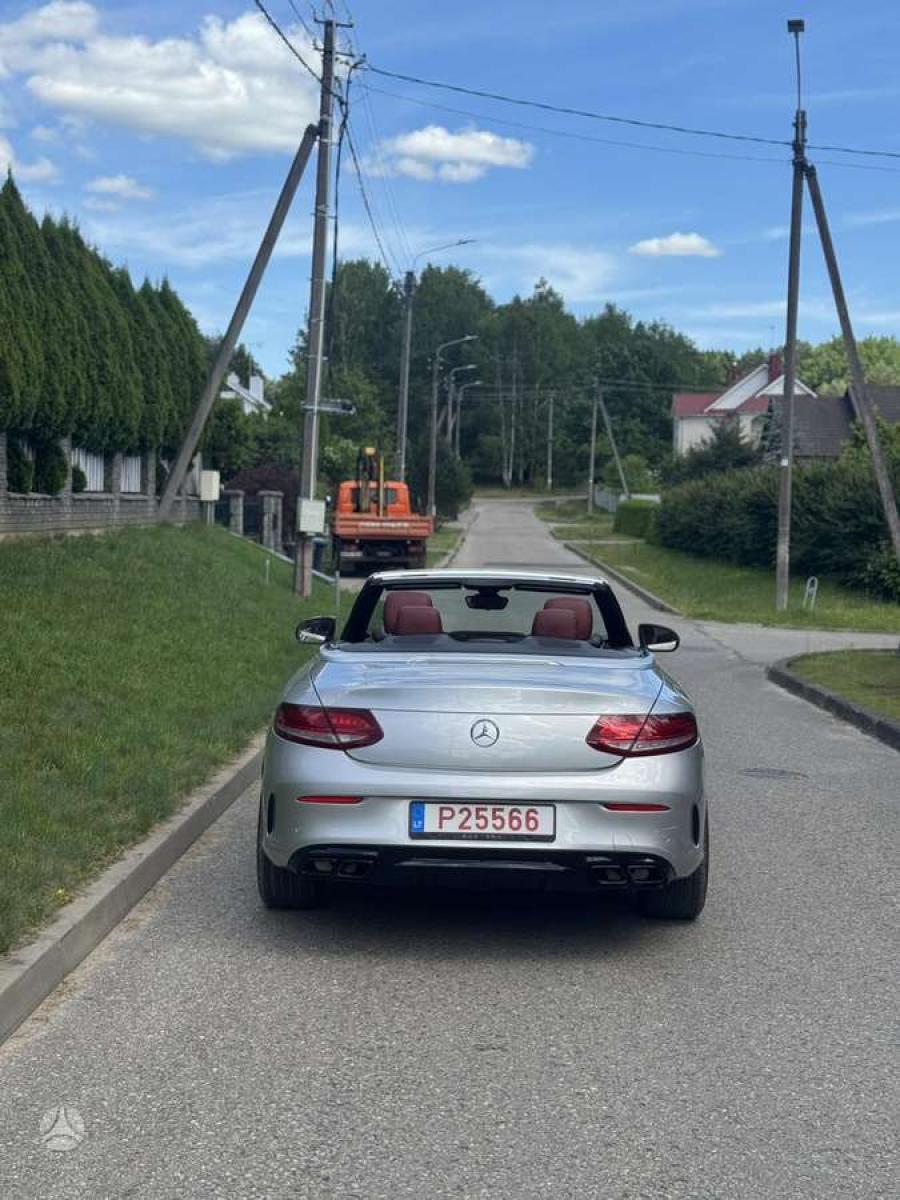 Pelēks Mercedes-Benz c-400 2017 Viļņa, ar dzinēja tilpumu 3.00 L un nobraukumu 235 tūkst. km par 18500 €, foto 4 vietnē AUTOMOTO.COM.LV