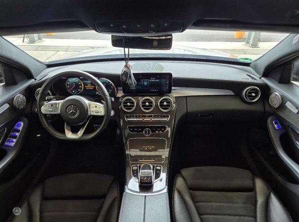 Grey Mercedes-Benz c-400 2019 in Klaipeda, with an engine capacity of 3.00 L and mileage of 81 thousand km for 13000 €, photo 5 on AUTOMOTO.COM.LV