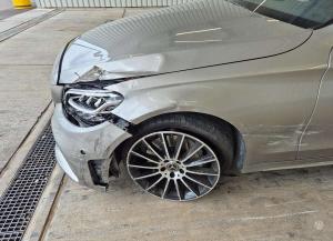 Grey Mercedes-Benz c-400 2019 in Klaipeda, with an engine capacity of 3.00 L and mileage of 81 thousand km for 13000 €, photo 11 on AUTOMOTO.COM.LV