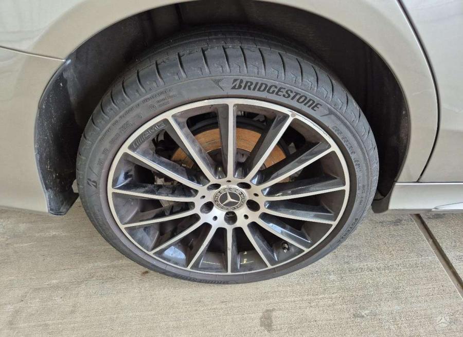 Grey Mercedes-Benz c-400 2019 in Klaipeda, with an engine capacity of 3.00 L and mileage of 81 thousand km for 13000 €, photo 12 on AUTOMOTO.COM.LV