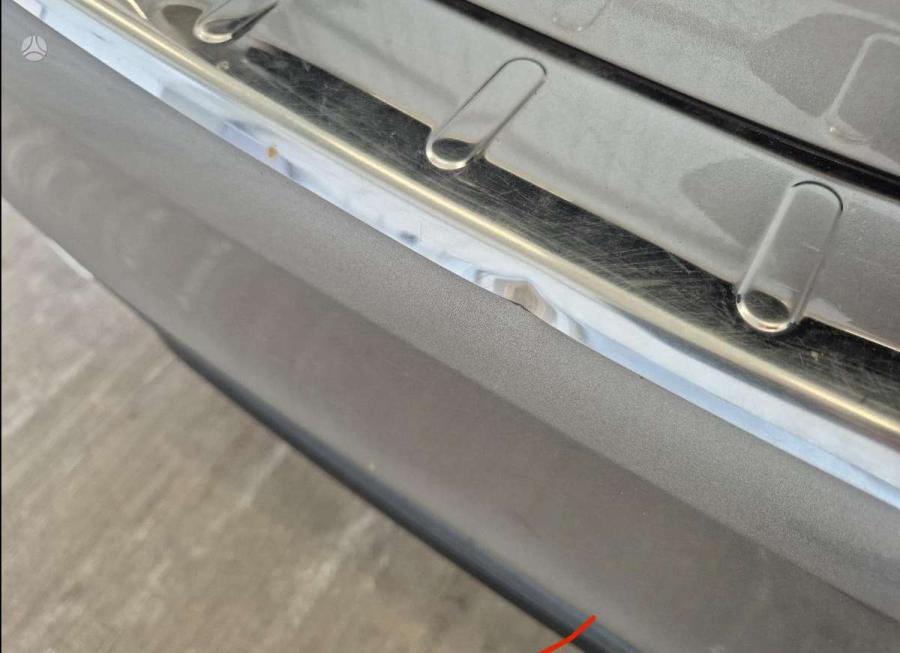 Grey Mercedes-Benz c-400 2019 in Klaipeda, with an engine capacity of 3.00 L and mileage of 81 thousand km for 13000 €, photo 13 on AUTOMOTO.COM.LV