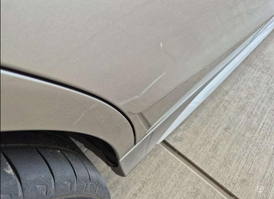 Grey Mercedes-Benz c-400 2019 in Klaipeda, with an engine capacity of 3.00 L and mileage of 81 thousand km for 13000 €, photo 18 on AUTOMOTO.COM.LV