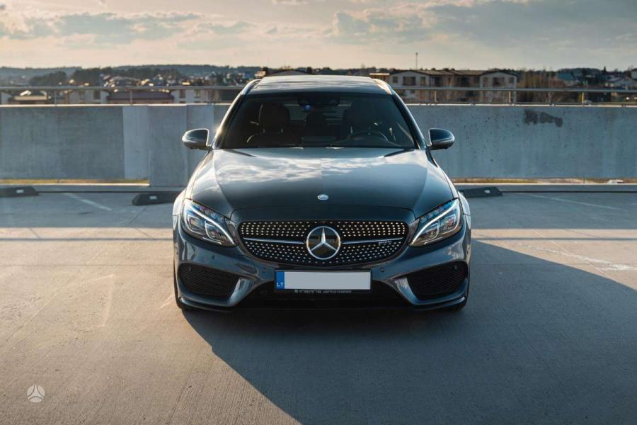 Pelēks Mercedes-Benz c-400 2016 Viļņa, ar dzinēja tilpumu 3.00 L un nobraukumu 170 tūkst. km par 19700 €, foto 3 vietnē AUTOMOTO.COM.LV