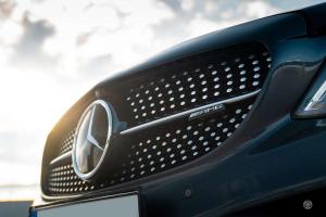 Pelēks Mercedes-Benz c-400 2016 Viļņa, ar dzinēja tilpumu 3.00 L un nobraukumu 170 tūkst. km par 19700 €, foto 5 vietnē AUTOMOTO.COM.LV