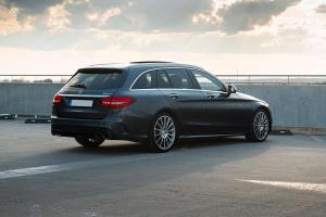 Pelēks Mercedes-Benz c-400 2016 Viļņa, ar dzinēja tilpumu 3.00 L un nobraukumu 170 tūkst. km par 19700 €, foto 9 vietnē AUTOMOTO.COM.LV