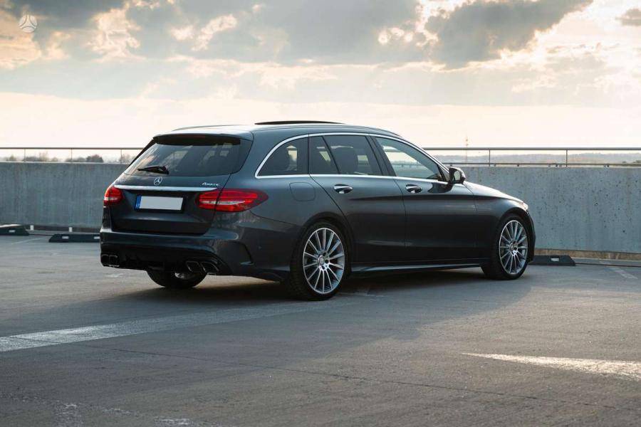 Pelēks Mercedes-Benz c-400 2016 Viļņa, ar dzinēja tilpumu 3.00 L un nobraukumu 170 tūkst. km par 19700 €, foto 9 vietnē AUTOMOTO.COM.LV