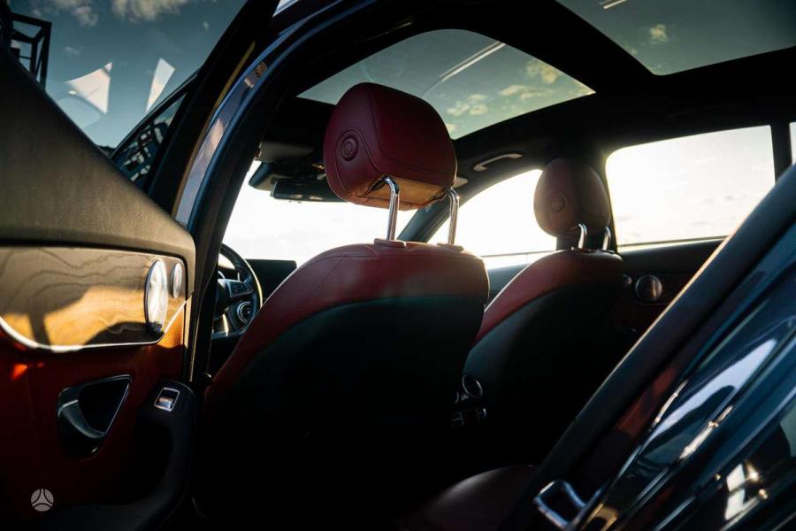Pelēks Mercedes-Benz c-400 2016 Viļņa, ar dzinēja tilpumu 3.00 L un nobraukumu 170 tūkst. km par 19700 €, foto 12 vietnē AUTOMOTO.COM.LV