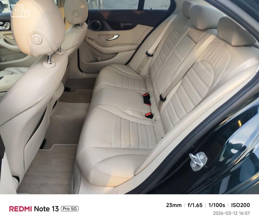 Зеленый Мерседес C 450 2019 в Рамучяй, объемом двигателя 3.00 л и пробегом 105 тыс. км за 23950 €, фото 24 на AUTOMOTO.COM.LV