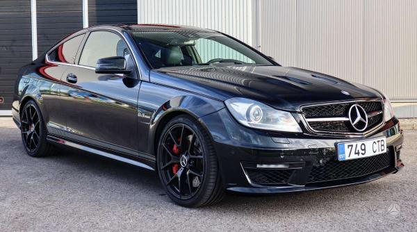 Melns Mercedes-Benz C 63 AMG 2014 Veru, ar dzinēja tilpumu 6.21 L un nobraukumu 123 tūkst. km par 38000 €, foto 2 vietnē AUTOMOTO.COM.LV