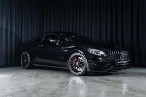 Melns Mercedes-Benz C 63 AMG 2020 Viļņa, ar dzinēja tilpumu 3.98 L un nobraukumu 66 tūkst. km par 51500 €, foto 4 vietnē AUTOMOTO.COM.LV
