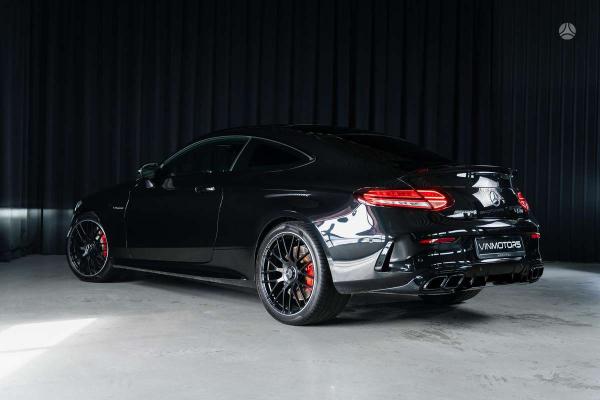 Melns Mercedes-Benz C 63 AMG 2020 Viļņa, ar dzinēja tilpumu 3.98 L un nobraukumu 66 tūkst. km par 51500 €, foto 6 vietnē AUTOMOTO.COM.LV