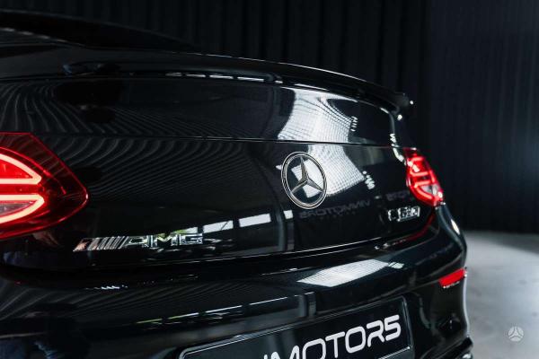Melns Mercedes-Benz C 63 AMG 2020 Viļņa, ar dzinēja tilpumu 3.98 L un nobraukumu 66 tūkst. km par 51500 €, foto 9 vietnē AUTOMOTO.COM.LV