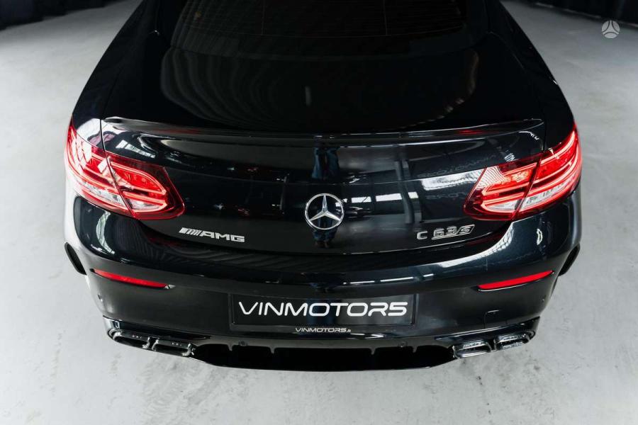 Melns Mercedes-Benz C 63 AMG 2020 Viļņa, ar dzinēja tilpumu 3.98 L un nobraukumu 66 tūkst. km par 51500 €, foto 12 vietnē AUTOMOTO.COM.LV